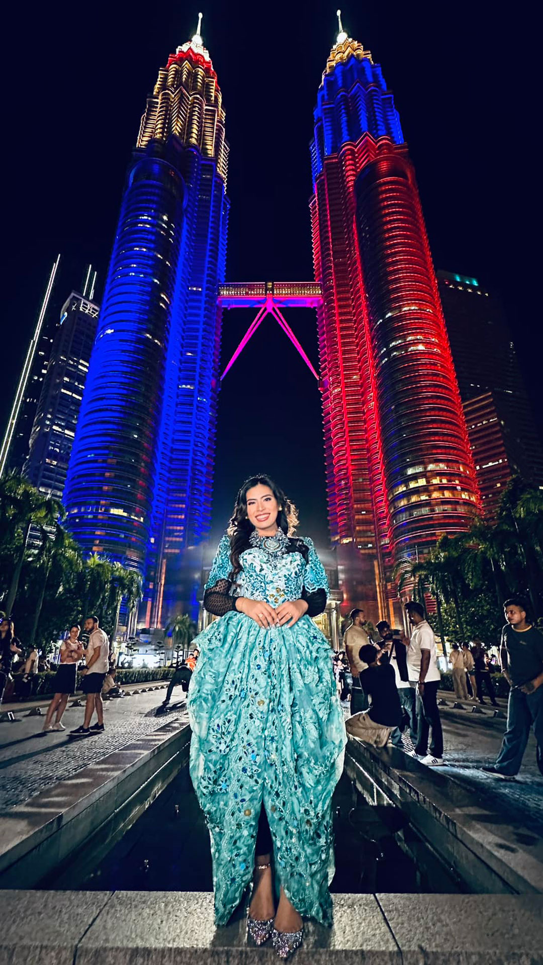 Yazmin Aziz serenades Philippines President Marcos Jr. in a state visit ...